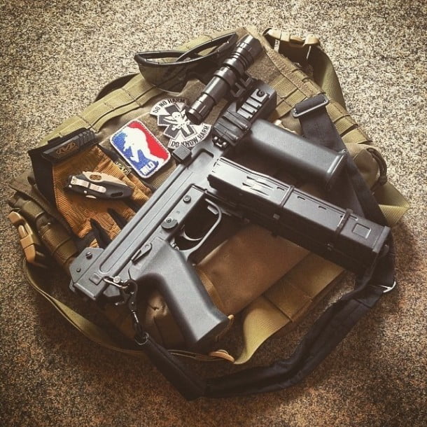 AY Spectre M4 Submachine Gun - Defcon Airsoft