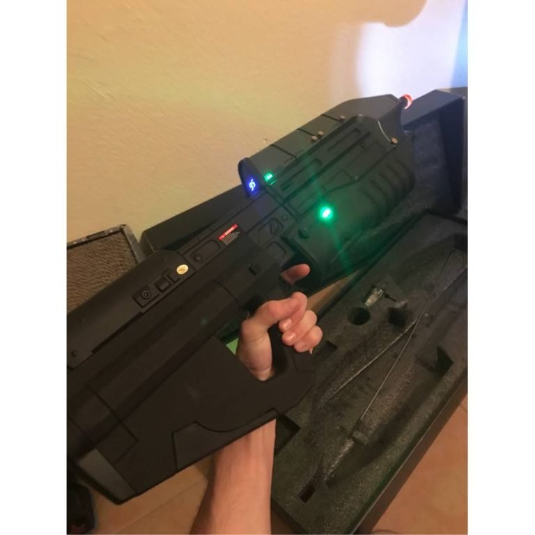 Limited Edition Halo Assault Rifle AEG With Digital Display - Defcon ...